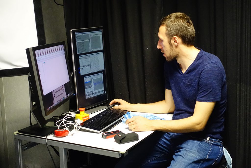 DXOMARK Selfie: How we test smartphone front camera still image quality ...