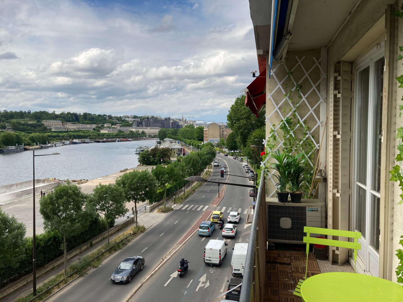 Updated: Apple iPhone SE (2020) Camera review: Excellent autofocus and ...